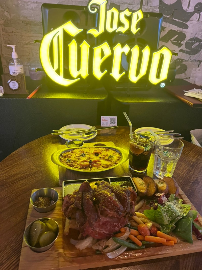 서울 강남 맛집 분위기 좋은 축구펍 수비드학센 추천 왕스펍 네이버 블로그