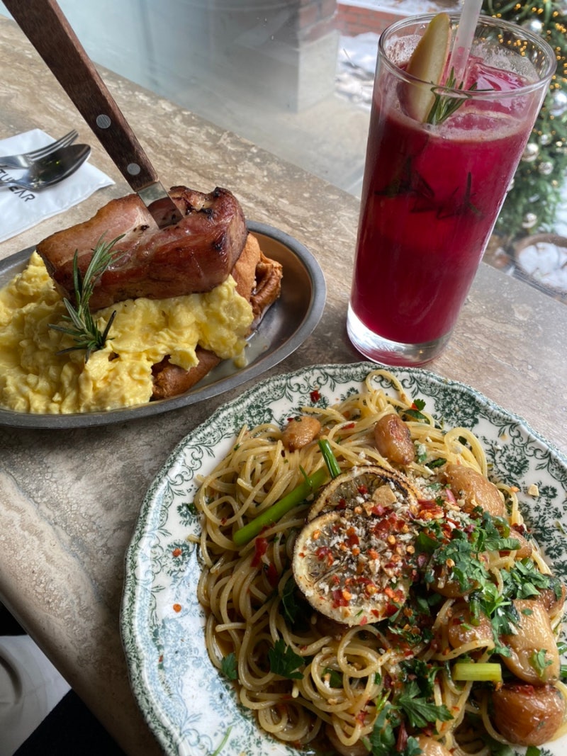 서울 압구정 꽁티드툴레아 분위기와 맛까지 겸비한 웨이팅 있는 브런치 카페 크리스마스에 다녀온 후기 압구정 브런치