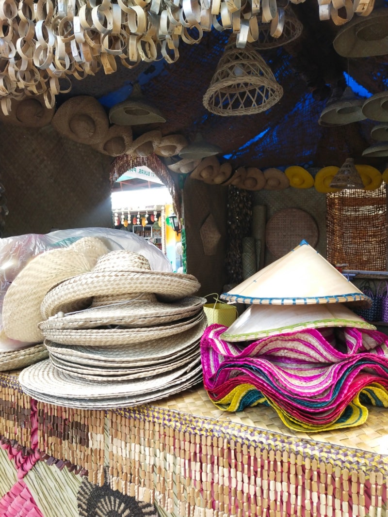 Eco-friendly Handicrafts: The Art of Filipino Pandan Leaves Weaving ...