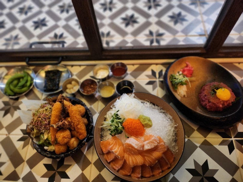 야당역 술집 이자카야 우규 새벽연어 유자꿀육회 맛집 네이버 블로그