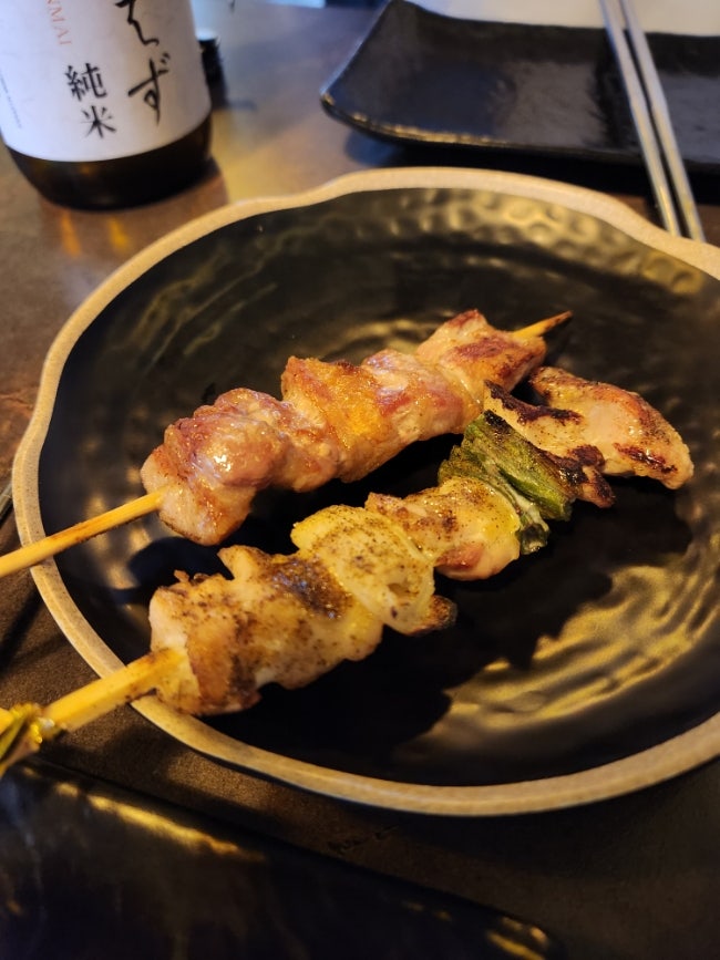 이수역 조용한 술집 꼬치 안주가 맛있는 데이트 맛집 이자카야 토리아에즈 이수점 후기 네이버 블로그