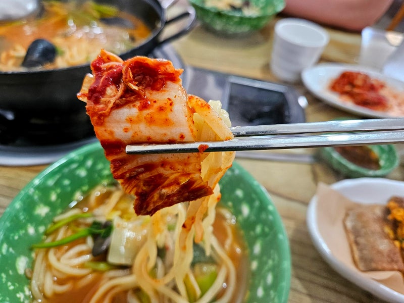 칼칼한 국물에 겉절이가 끝내주는 익산 송학동 맛집 세엄마칼국수 네이버 블로그