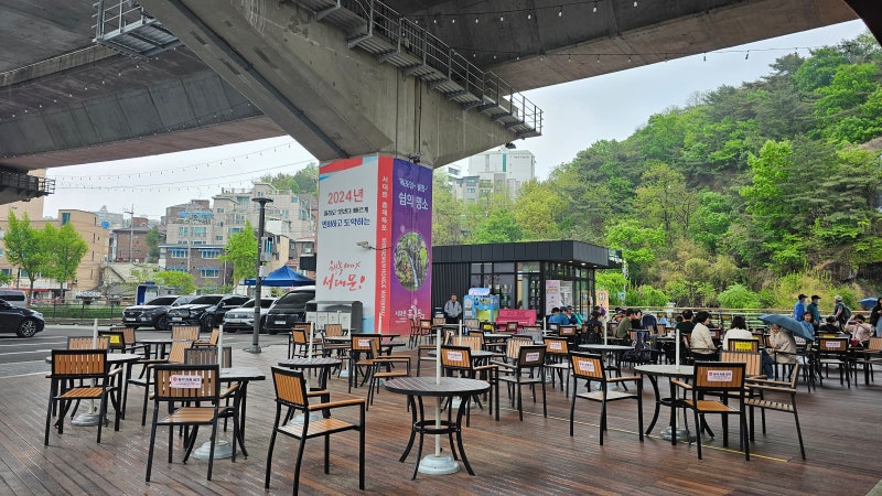 도심 속 새로운 힐링 명소 서대문 홍제천 인공폭포홍제폭포 수변테라스 카페 폭포ft 가는 법 및 주차장 네이버 블로그