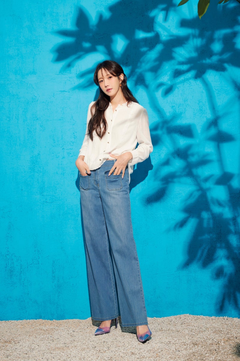 이지아 X 올리비아로렌 24 Summer 화보 속 여름 원피스 블라우스 자켓 패션 등 이지아 컬렉션 네이버 블로그