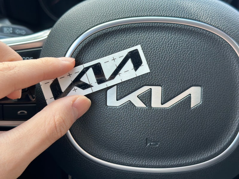 기아 쏘렌토MQ4 스티어링 핸들 엠블럼 블랙 스티커 부착 DIY : 네이버 블로그