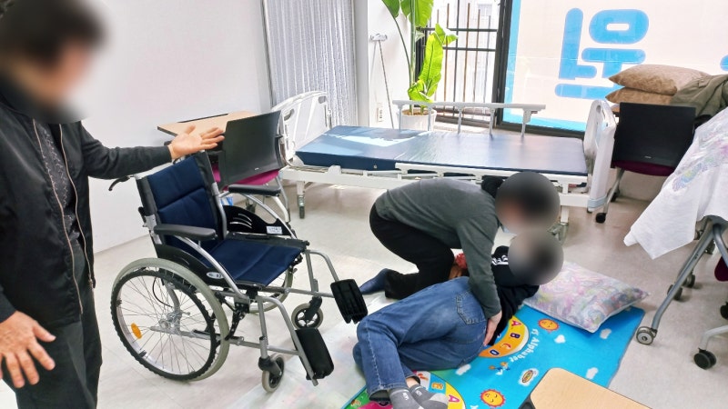요양보호사 부르는 방법은 5월 새빛 용인 요양보호사교육원에서 국비 받고 내일배움카드 지원 받고 자격증 취득하며 가족요양