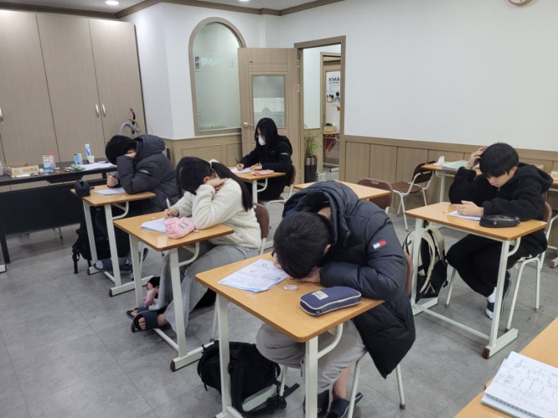 월성동 수학학원은 중2 중3을 위한 고등수학 커리큘럼 및 내신대비 전략이 있습니다 신사고 학원 학부모 개별 설명회