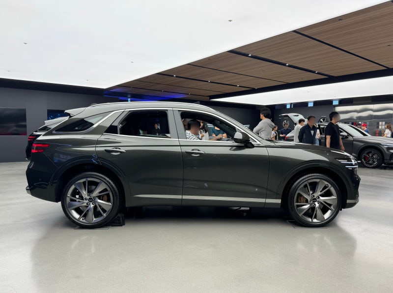 제네시스 GV70 페이스리프트 보고 왔네요 ft. 실내,색상,가격,제원 : 네이버 블로그