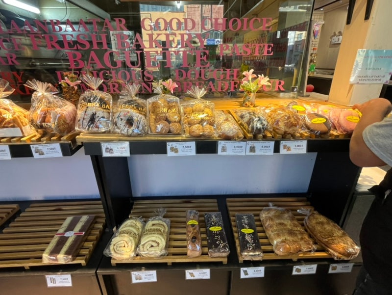 [몽골 🇲🇳 다이어리 79] 몽골에서 만난 약간 한국식 베이커리(Cherry bakery) : 네이버 블로그