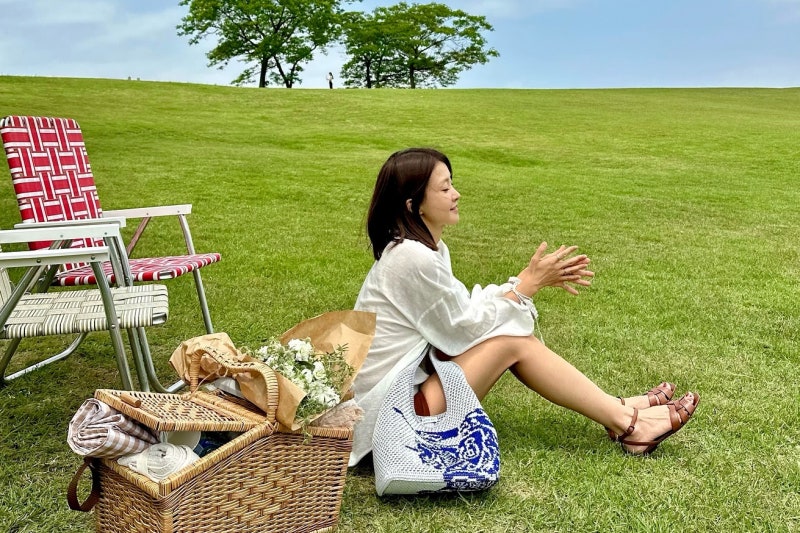 이시영 올여름패션 데일리백 택한 버버리 크로셰 네트백 가방 가격은 네이버 블로그