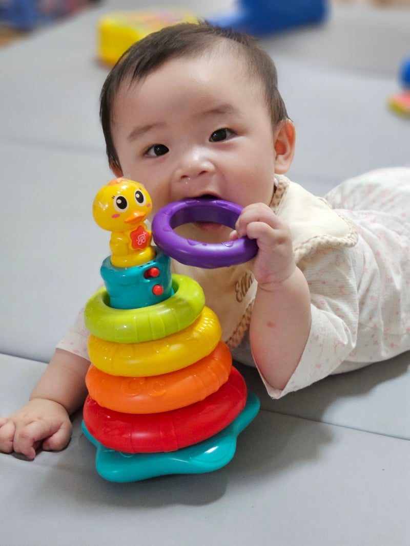 심심해서 소리지르는 아기 돌아기장난감 손오공 홀라베이비 아기오리레인보우링쌓기 네이버 블로그