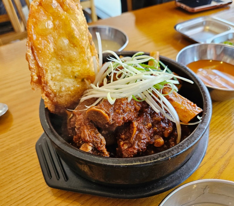진천동맛집 거송갈비찜 진천점 갈비 부드럽게 잘뜯기고 맛있어용