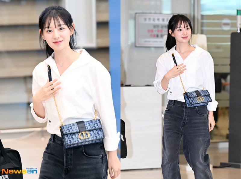 김지원 공항패션 디올 가방 Dior 풀착장 정보는 네이버 블로그