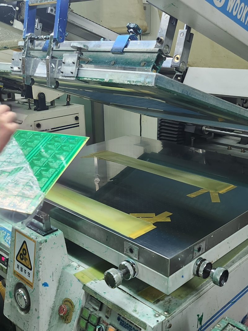 PCB 제조 공정 중 하나인 PCB인쇄공정(PSR, Silk)이란 무엇일까? : 네이버 블로그