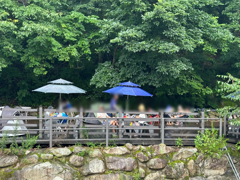 포천 백운계곡 깔끔하고 힙한 물놀이 가능 카페 청운쉼터 파라솔 주차장 샤워실 네이버 블로그