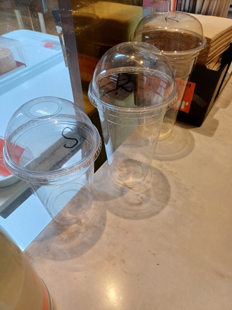 던킨 도너츠 메뉴 가격표 신상 바닐라 크림도넛음료 인절미 빙수 모찌 쿨라타커피 바닐라라떼 가격 칼로리 컵 사이즈 용량 메뉴판