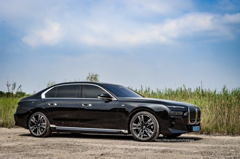 2024 BMW i7 xDrive60 Mspt 시승기, 삼성SDI 배터리 사용하는 플래그십 전기차 [제원/포토/전비] : 네이버 블로그