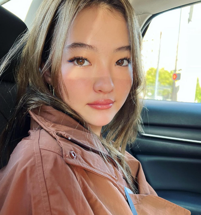 미야오 엘라 나무위키 나이 프로필 인스타 국적 학교 학력 과거사진 본명 ella 리틀제니 MEOVV 더블랙레이블 멤버 : 네이버 블로그