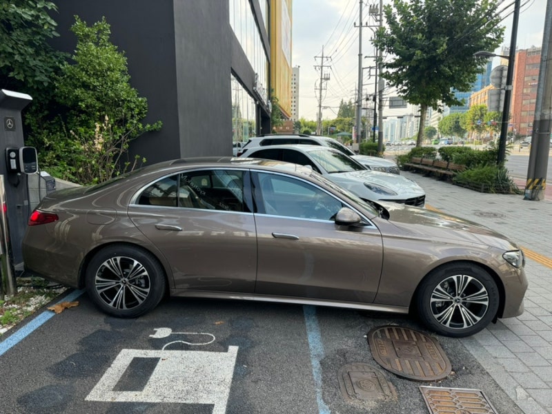 벤츠 E 200 아방가르드 자세하게 살펴볼게요! (e200, e200av, e200av할인, 벤츠e200가격 등) : 네이버 블로그