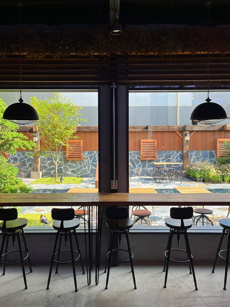 스탠다드브레드 성수 서울 2호점을 오픈한 갓 구운 식빵 맛집 시골 분위기의 신상 브런치 카페 네이버 블로그