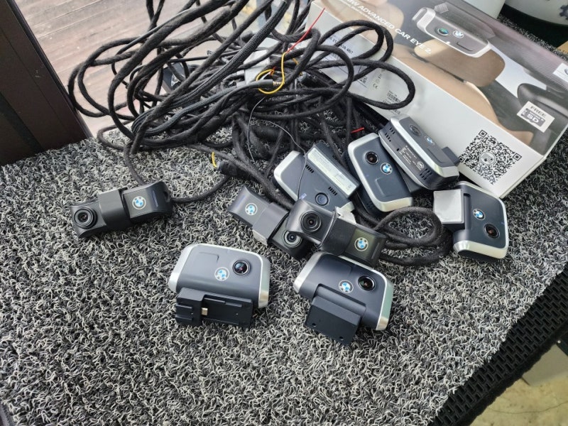 PHEV라고 블랙박스 보조배터리 장착이 다르다? NO! 잘못된 정보 믿지 마세요. BMW 530e 아이나비 QXD1 와 에너팩프로12A 구성해보기 [ ACE2.0 고장 ...