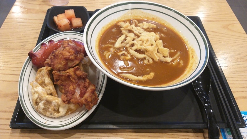 산본역 카레맛집 아비꼬카레 산본점에서 100시간카레우동 프리미엄소시지 카레만두 치킨가라아게 를 먹었습니다 매운맛단계 2