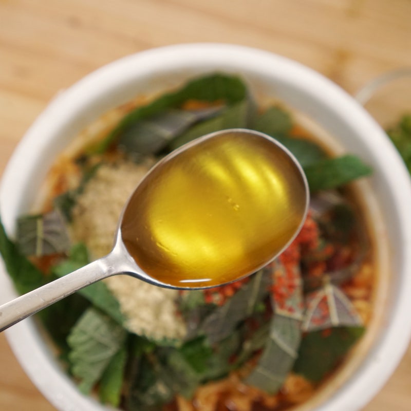 육개장 사발면 맛있게 먹는법 감자탕 맛이 나는 라면조합 들깨가루 깻잎이 킥 네이버 블로그