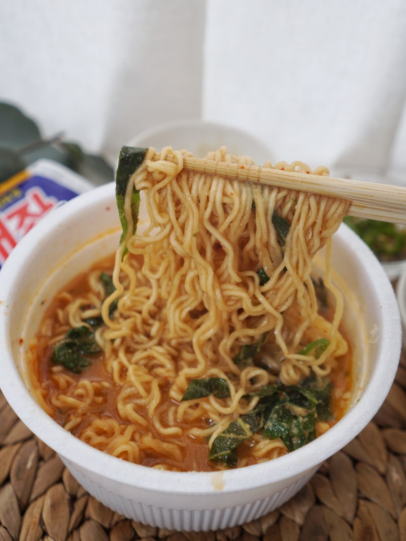 육개장 사발면 맛있게 먹는법 감자탕 맛이 나는 라면조합 들깨가루 깻잎이 킥 네이버 블로그