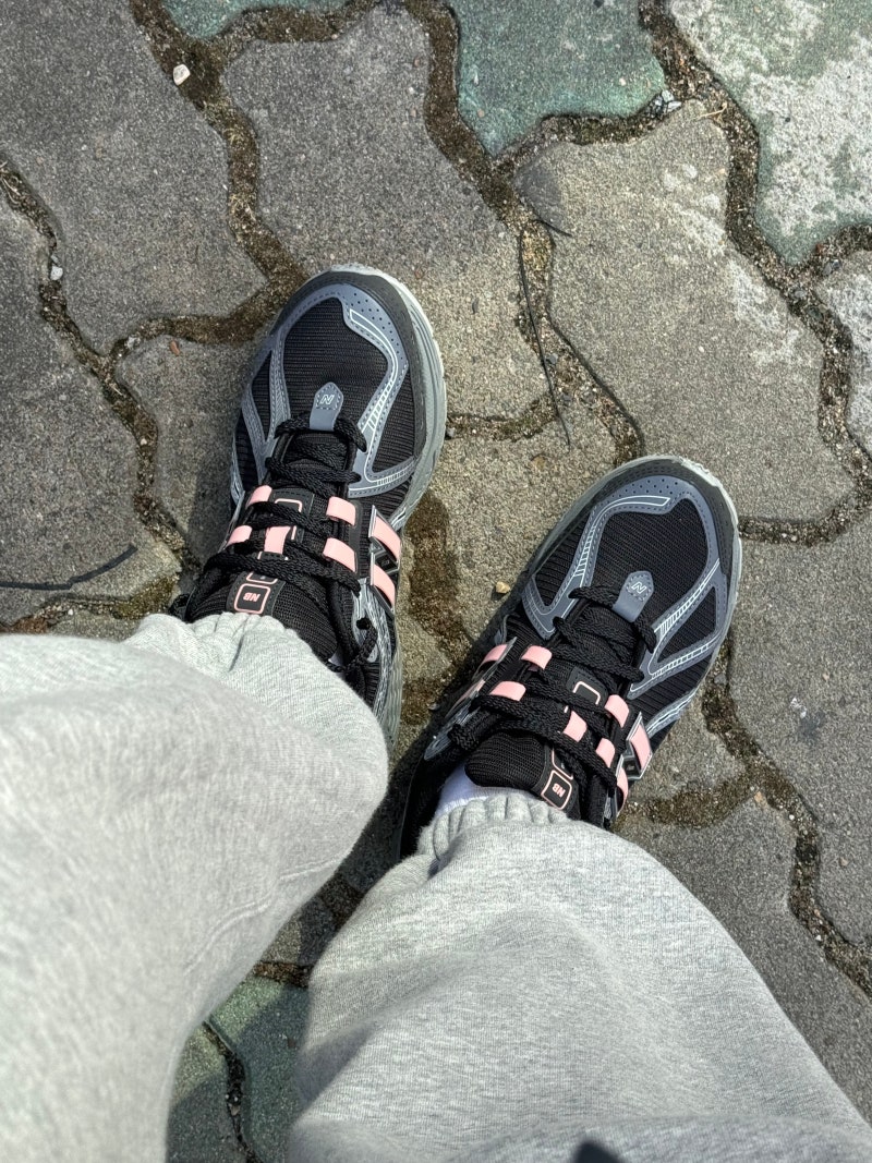 뉴발란스 1906R 블랙 핑크 문 (M1906RHC) 사이즈 / 코디 : 네이버 블로그