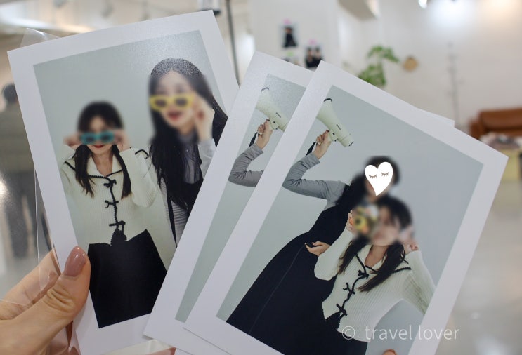 서울 잠실 놀거리 셀프사진관 하우알유두잉에서 친구와 레트로 사진촬영