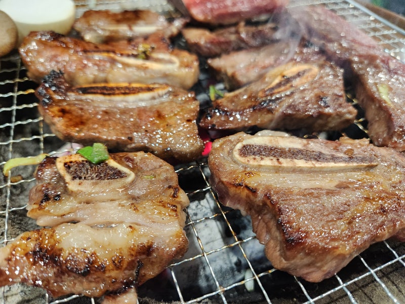 가산디지털단지 맛집 소곰집 직접 구워주는 갈비 삼겹과 돼지갈비 김치찌개도 맛있는 회식 추천 고깃집 네이버 블로그