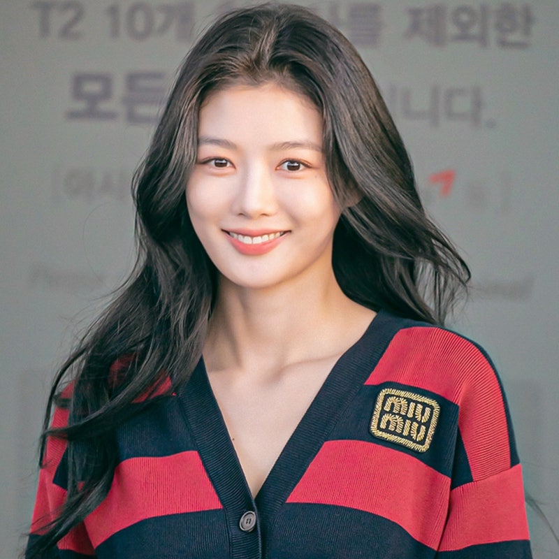오늘도 예쁜 김유정 공항패션 미우미우 니트 가디건 플리츠 미니스커트 여자 봄 코디 네이버 블로그