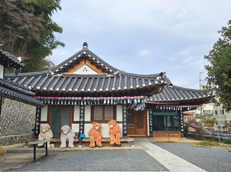 군산 뚜벅이 군산여행 스탬프투어 아리랑코스 동국사와 일제강점기 군산역사관 전시회 네이버 블로그
