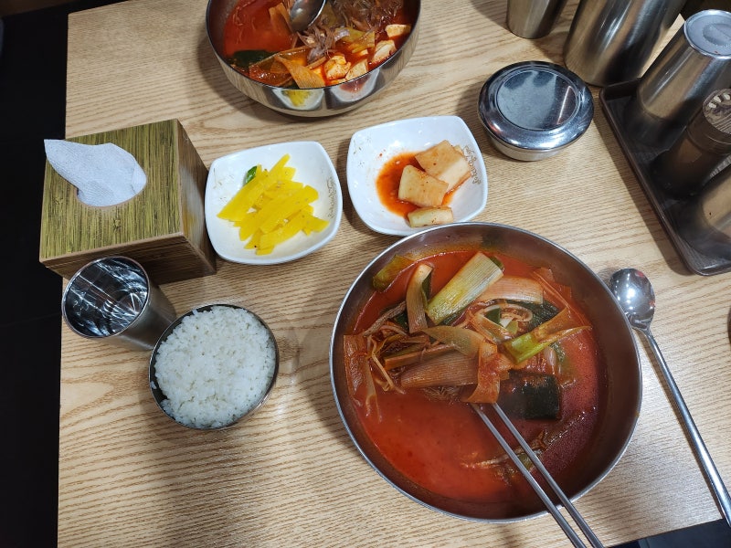 가산디지털단지 맛집 육개장인 몇 번을 와도 한결같이 맛있는 해장 전문 육개장을 먹을 수 있는 곳 점심 저녁 추천