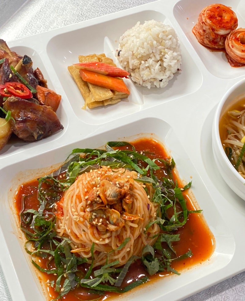 단체급식 잡곡밥 얼큰 콩나물국 오븐찜닭 어묵맛살볶음 꼬막비빔면 배추김치 24312 네이버 블로그