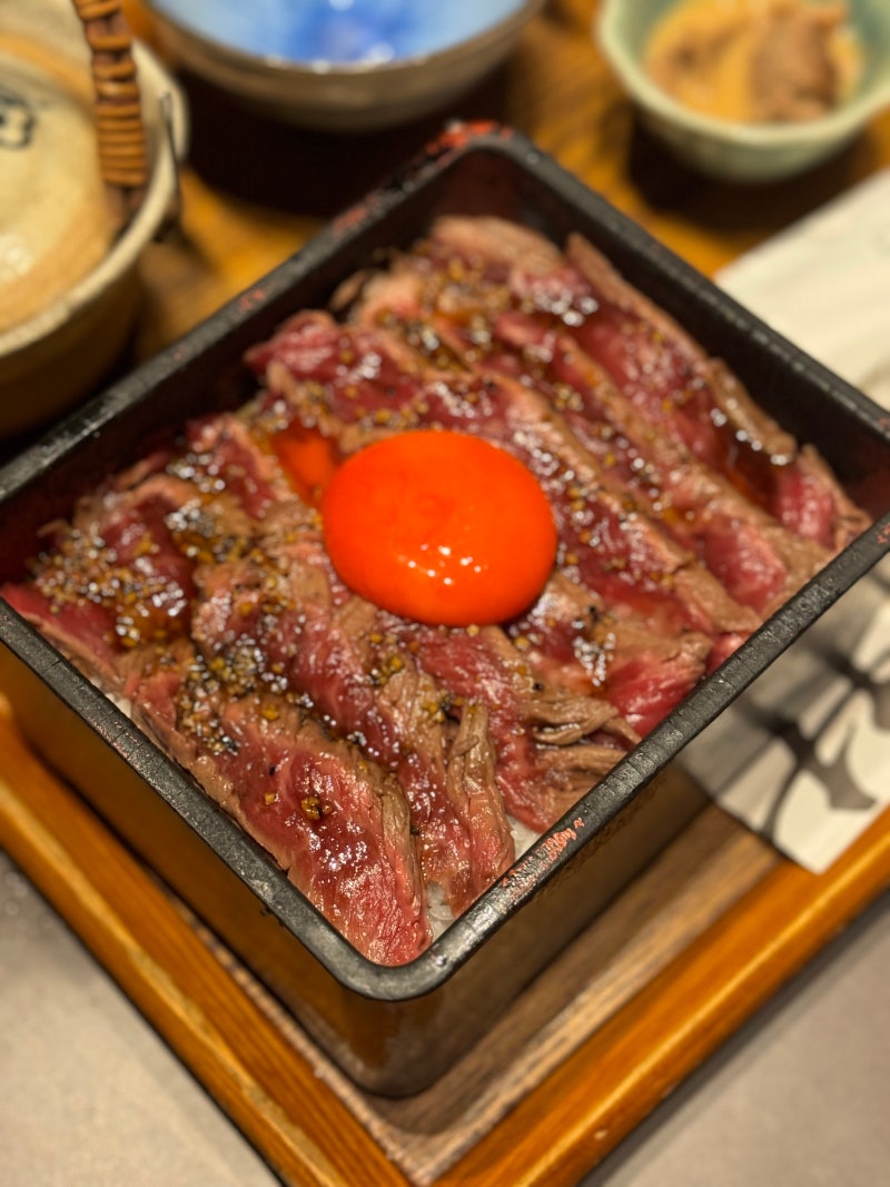 [오사카] 도톤보리 고기덮밥 맛집, 야키니쿠 키탄, Yakiniku Kitan - 오픈런 웨이팅 스테키동 후기 : 네이버 블로그
