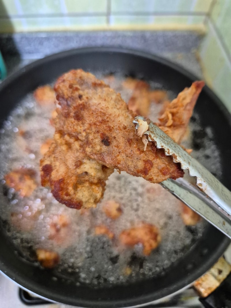 [치킨만들기1탄 ] 후라이드치킨만들기 레시피 황금비율 튀김옷 꿀팁 10분 조리법 ↑ : 네이버 블로그