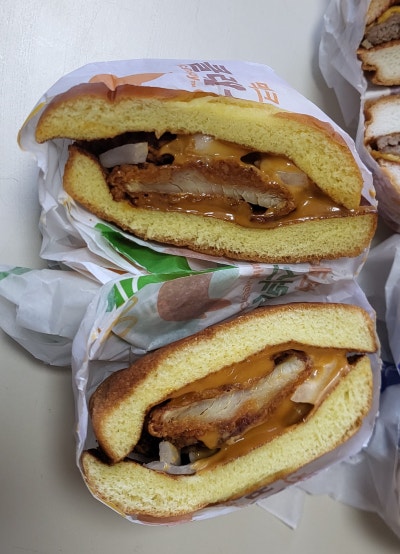 맘스터치 에드워드리 버거 실망 리뷰 베이컨잼 가격 칼로리 네이버 블로그