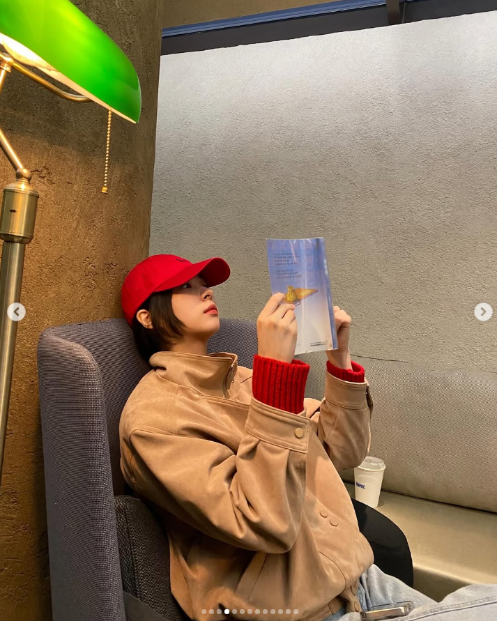 서은수 옷 인스타그램 패션 속 베이지 스웨이드 자켓 코디는 루에브르 여성 봄 아우터 추천 네이버 블로그