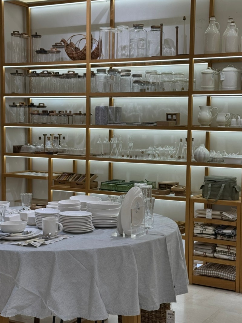 ZARA HOME 자라홈 IFC몰 매장 그릇 조명 스툴 쿠션 등 구경하기 : 네이버 블로그