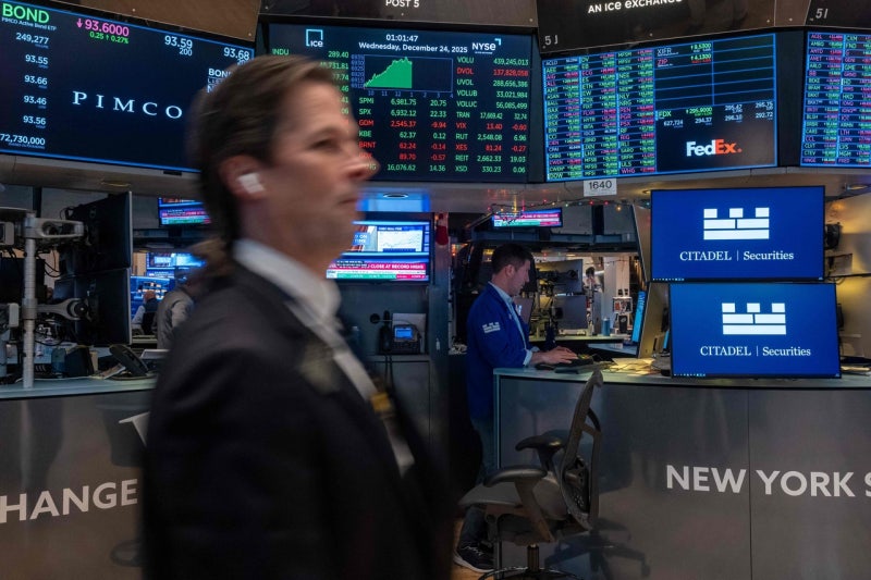 ‘한산한 연말’ 뉴욕증시, 산타랠리 후 ‘숨고르기’…S&P500은 장중 최고치 : 네이버 블로그