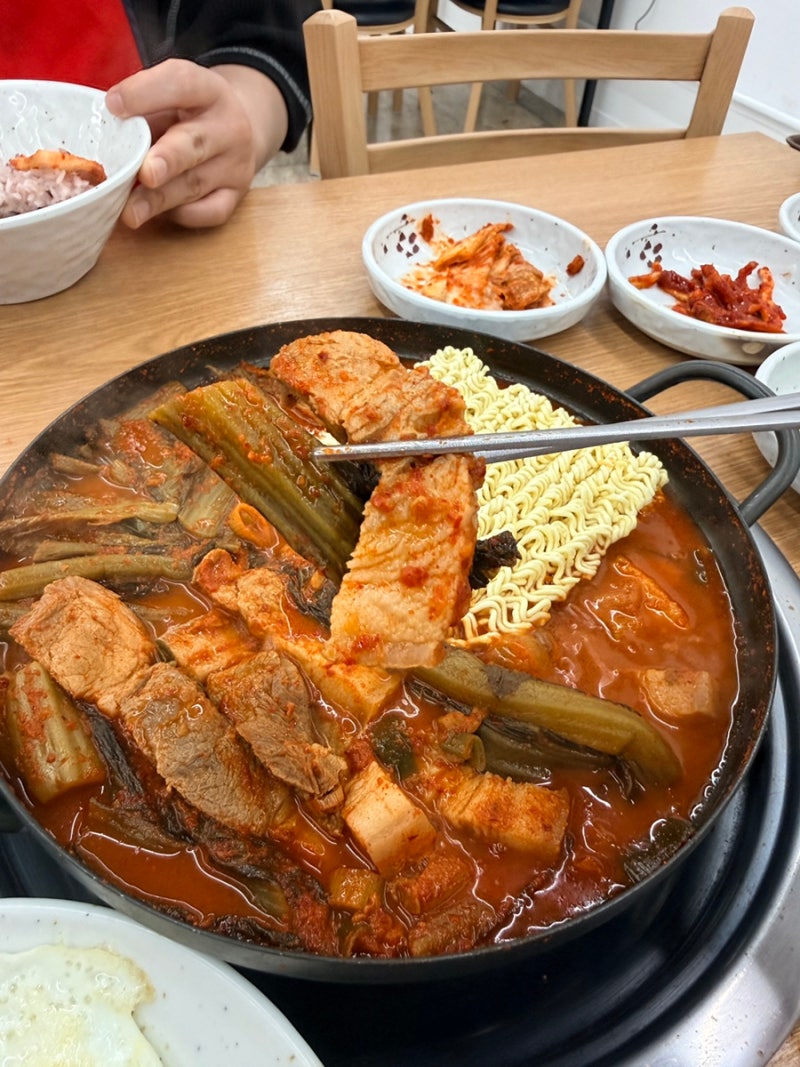 여수점심 맛집 윤심이네실비집 관문점 갓돈찌개 한 끼 추천 : 네이버 블로그